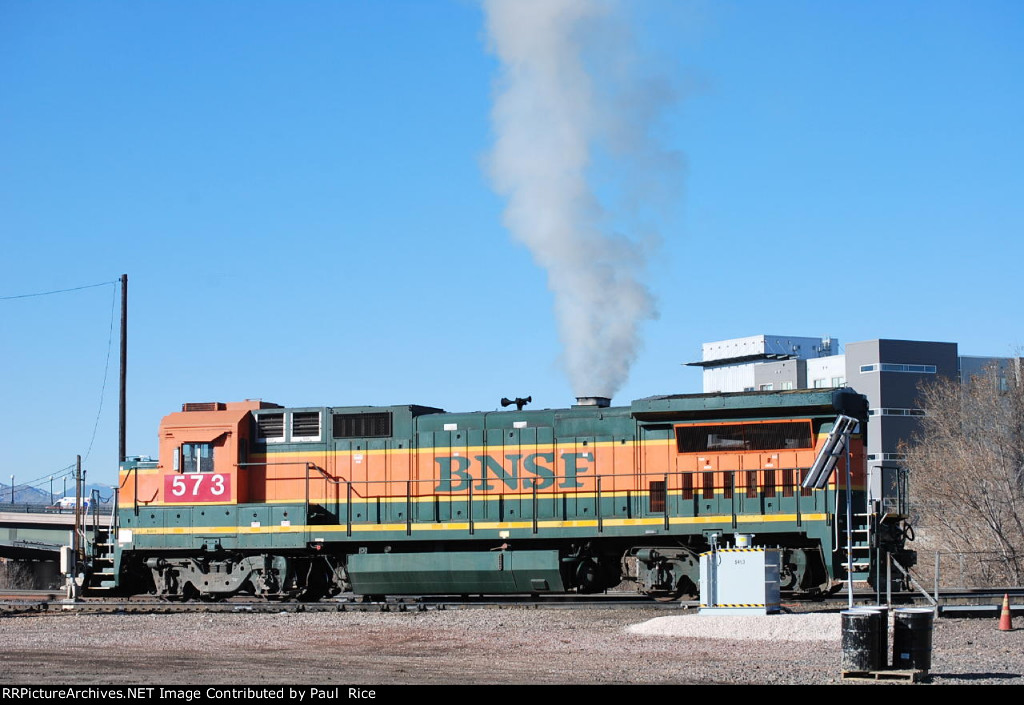 BNSF 573